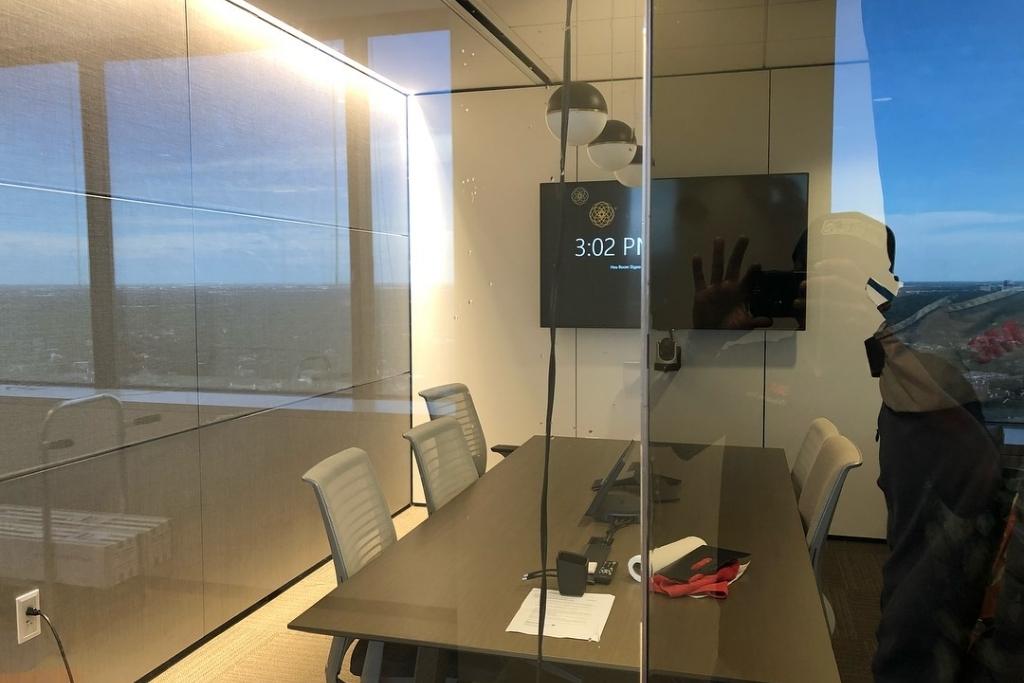 Office Window Tinting vs Blinds: Which Is Better for Houston Businesses?